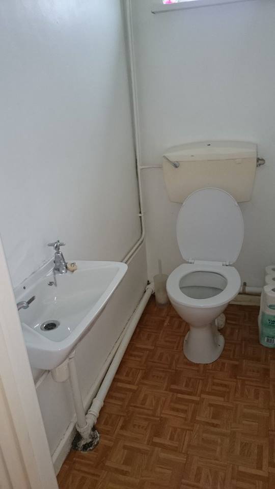 Toilet 1 – Building Pol